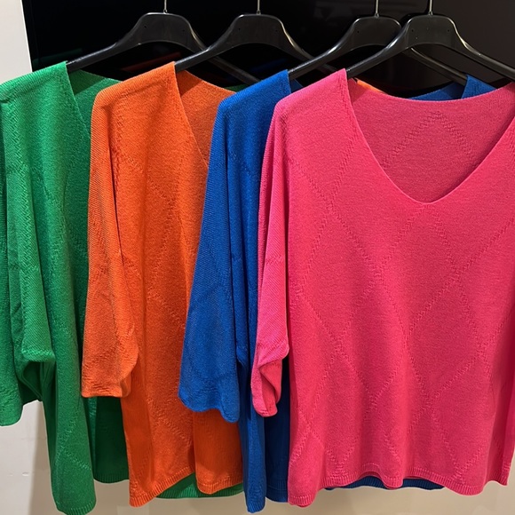ShopEvelynne | Sweaters | 1 Made In Italy Beautiful Light Knit Sweater ...
